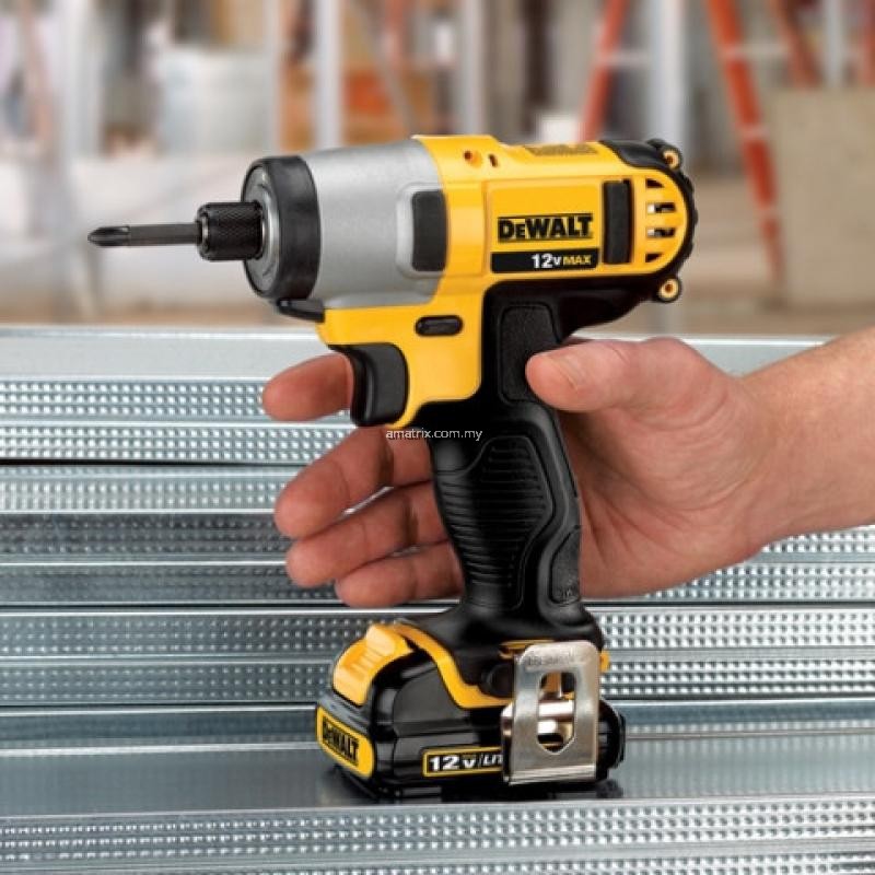 XR LI-ION COMPACT IMPACT DRIVER 10.8V DEWALT DCF815D2